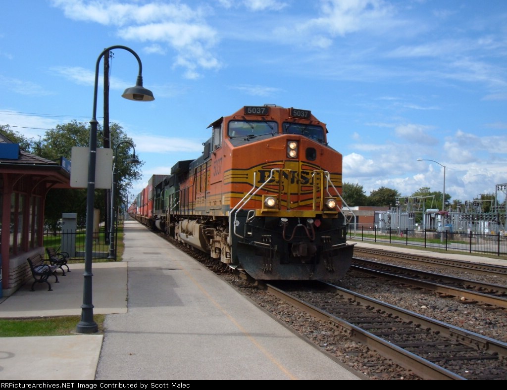BNSF 5037 & 8059